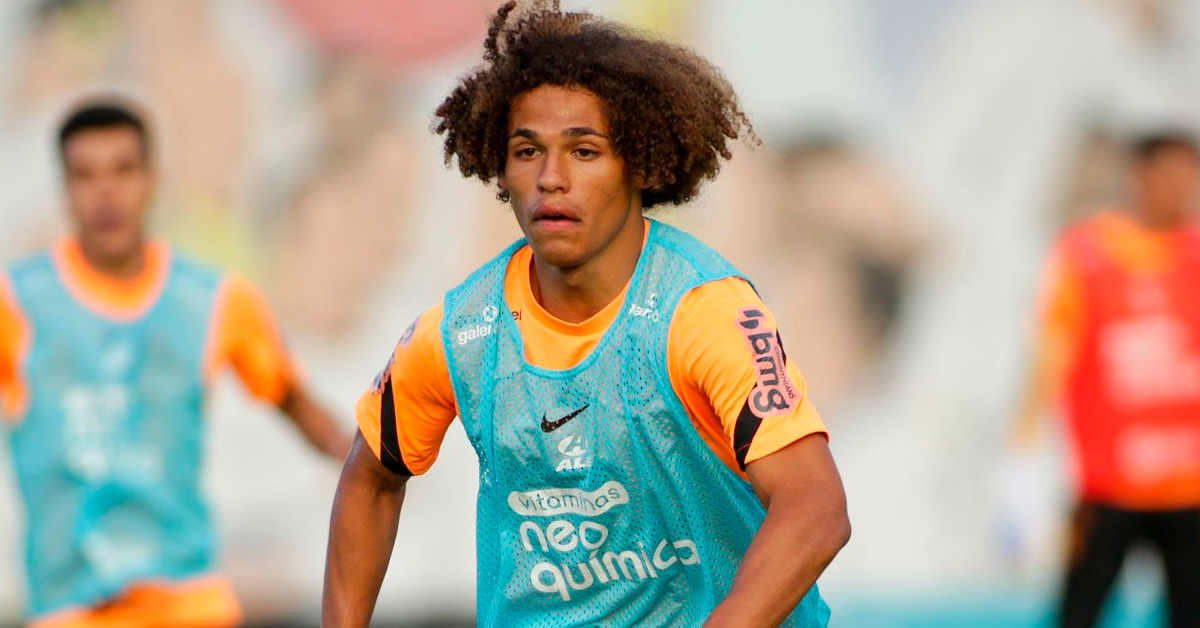 Corinthians faz último treino e viaja para o RJ com Guilherme Biro ...