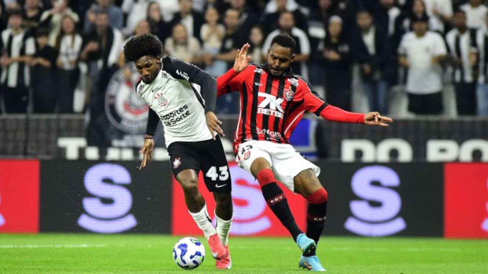 "Joga por amor ou joga por terror": Corinthians empate com Vitória em ...